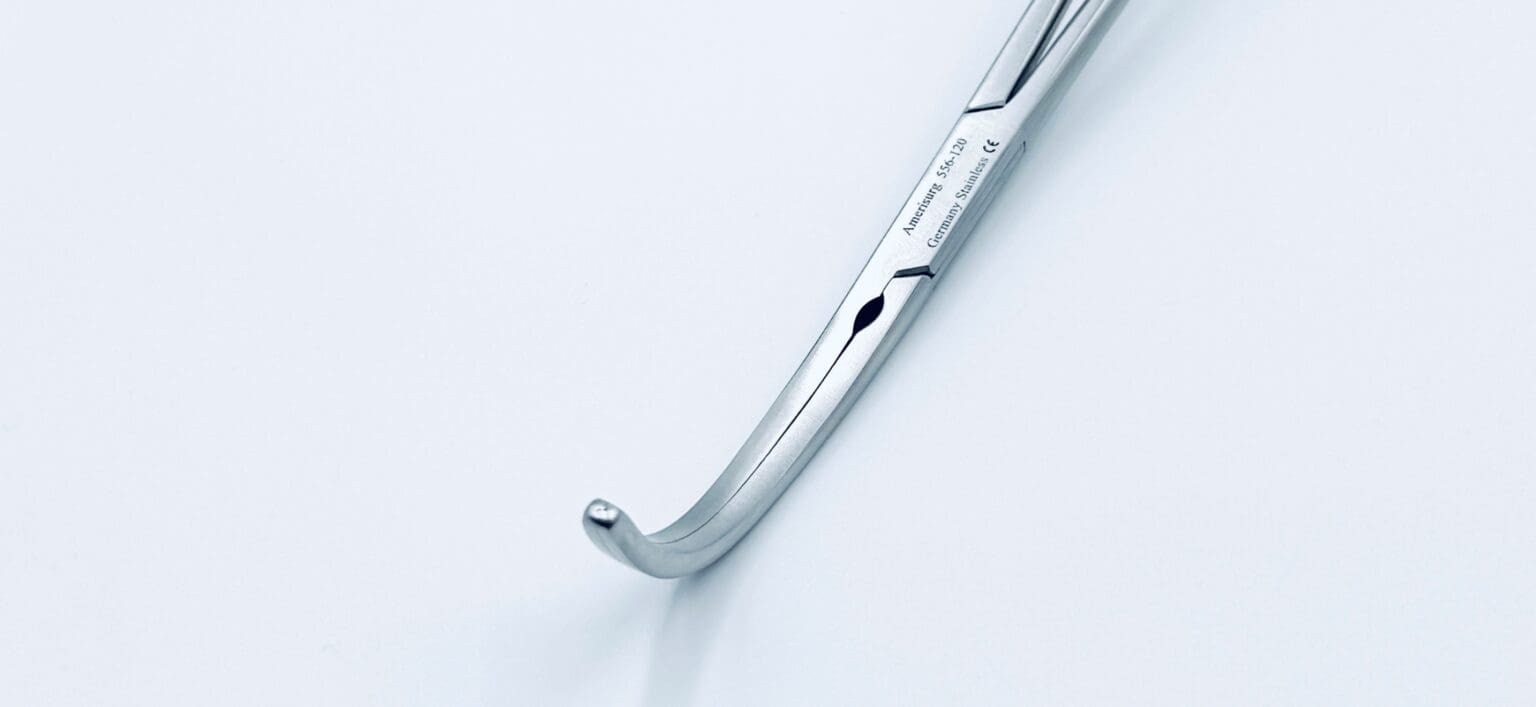 DEBAKEY-BAHNSON AORTA CLAMP, ACUTELY CURVED - American Surgical ...